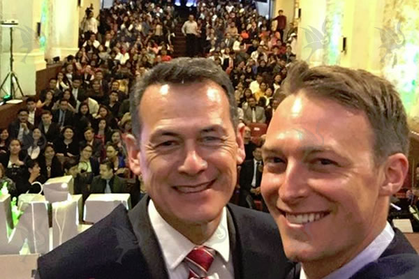 Profesor Honorario Visitante Josh Haner